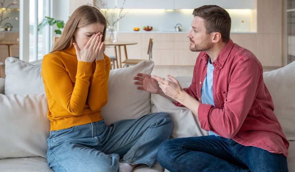Emotional Cheating – Definition & Signs